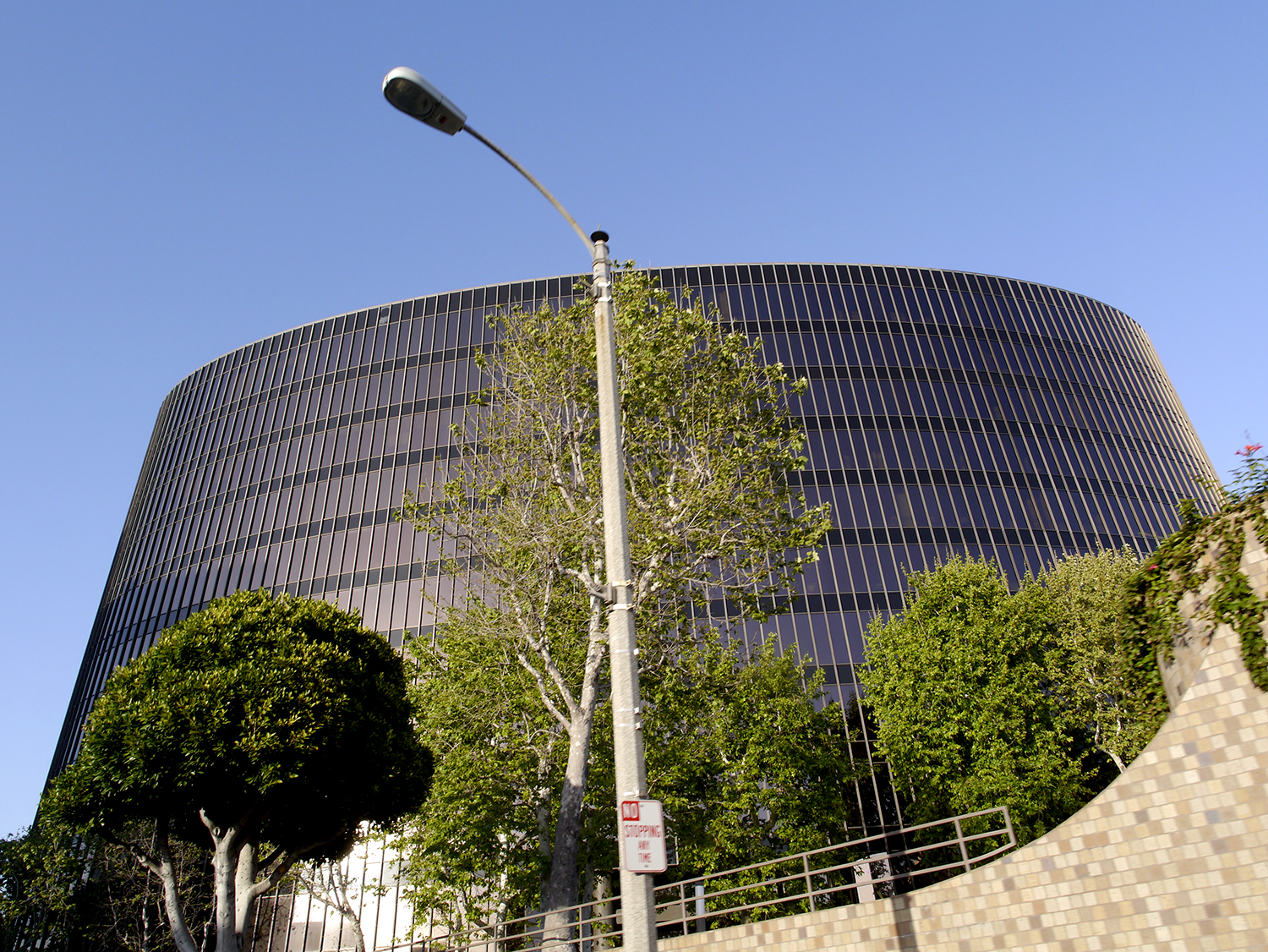 The Flynt Publications building, Los Angeles. Photo Olivier Zahm ...