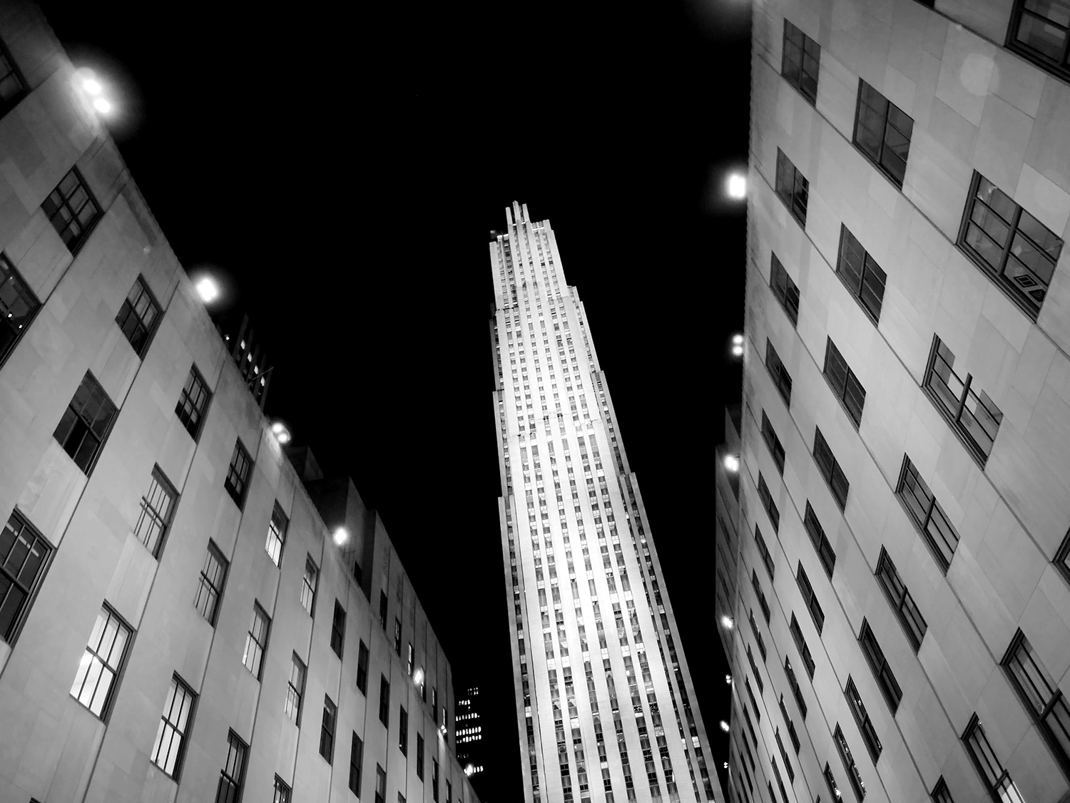 The Rockefeller Center at night, New York. Photo Olivier Zahm - purple ...