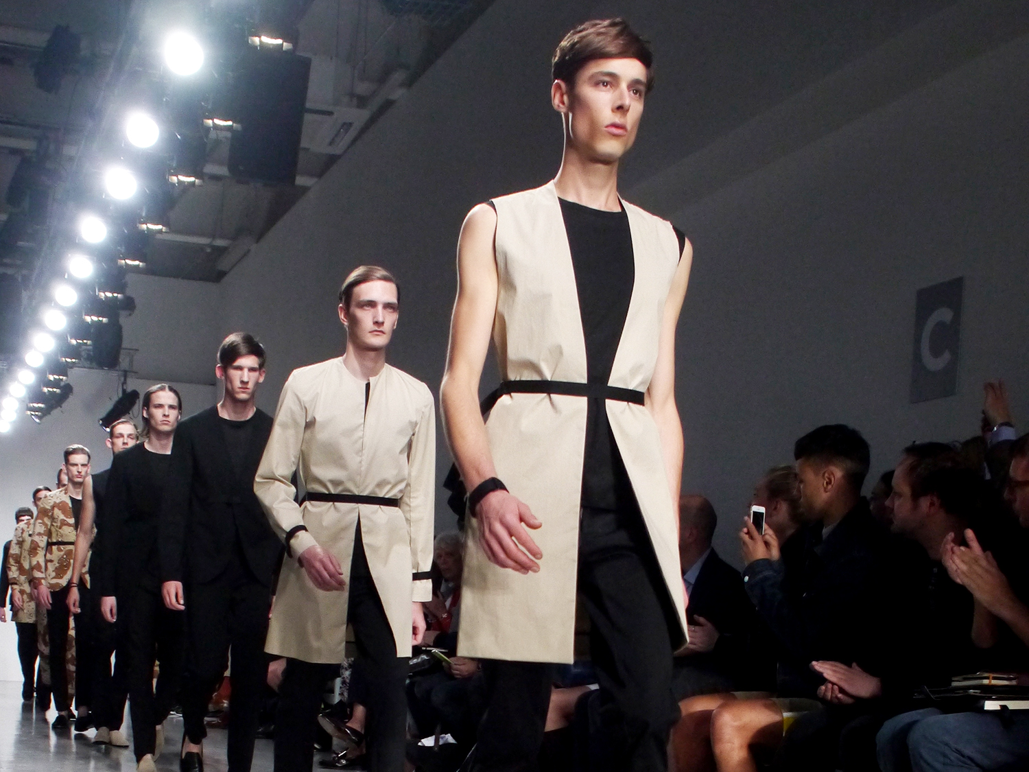 The finale of Lee Roach S/S 2014 show, London. - purple FASHION