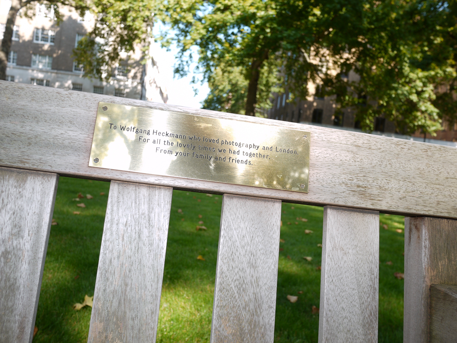 A dedicated bench in Berkeley Square, Mayfair, London. Photo Olivier ...