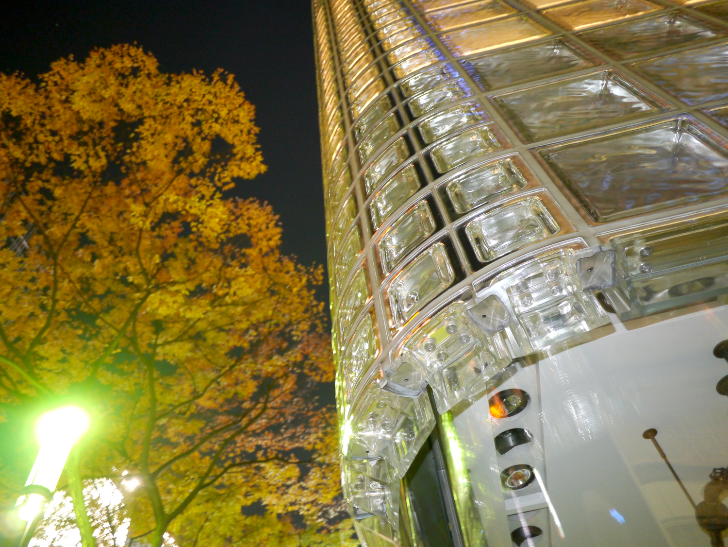 The façade of the Hermès store in Ginza, Tokyo. Photo Olivier Zahm ...