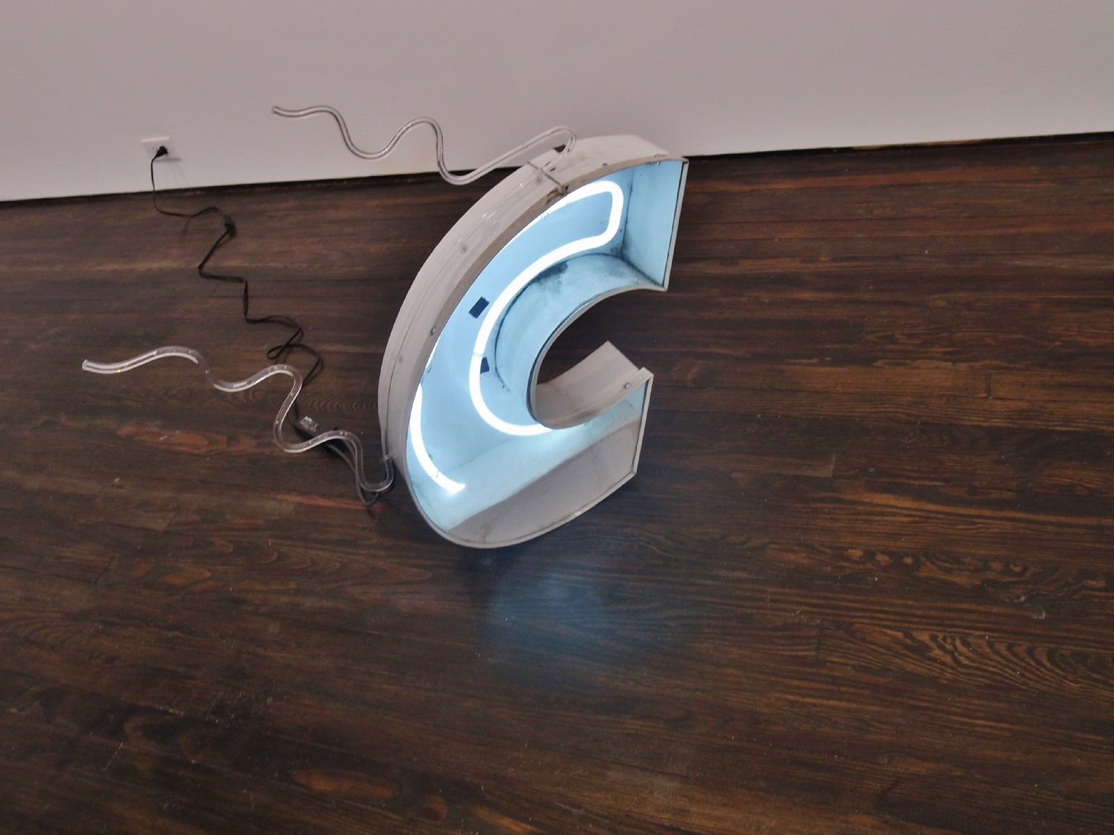 "Spectrum Suite" group show at Nicelle Beauchene, New York - purple ART