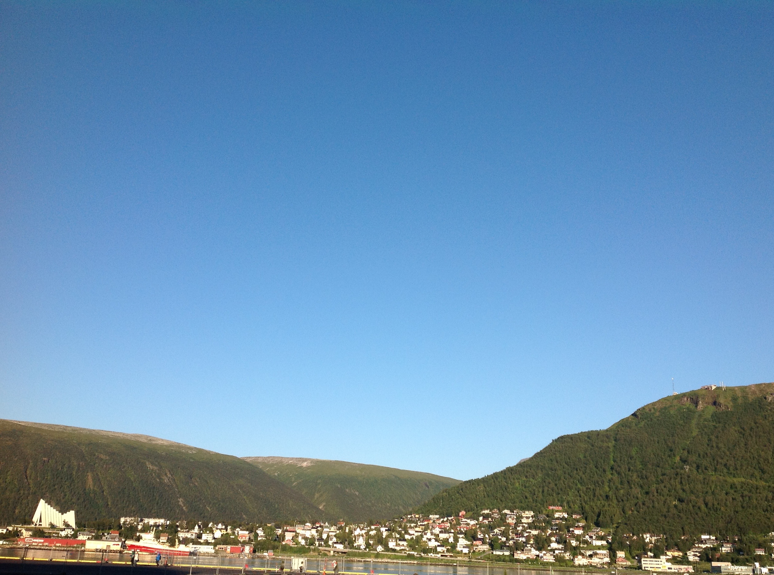 Arctic evening sun, Tromsø, Norway. Photo Aurora Aspen - purple TRAVEL