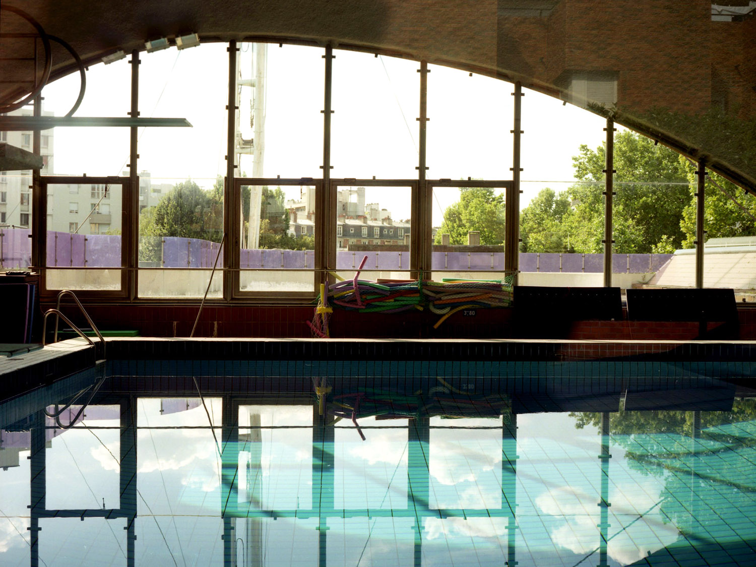 A swimming pool in the 19th arrondissement, Paris. Photo Giasco Bertoli ...