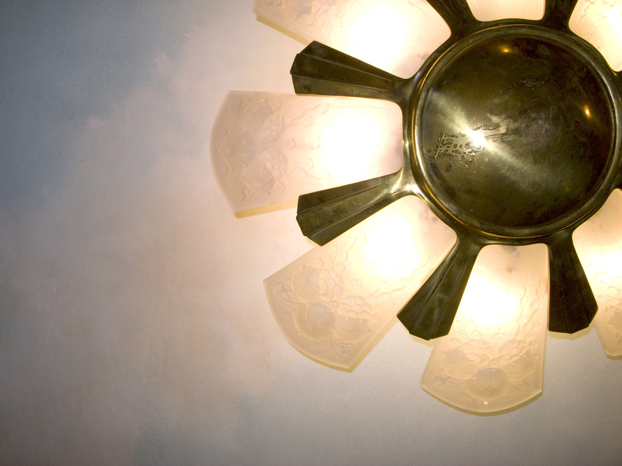 The Lalique lighting of the Cafe de Flore, Paris. Photo Olivier Zahm ...