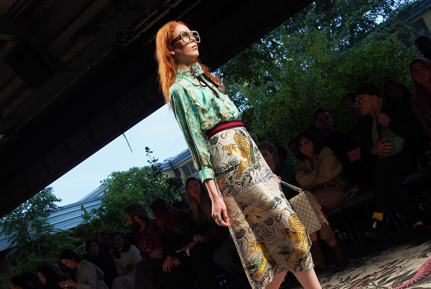 Gucci F/W 2016 show live stream - purple TELEVISION