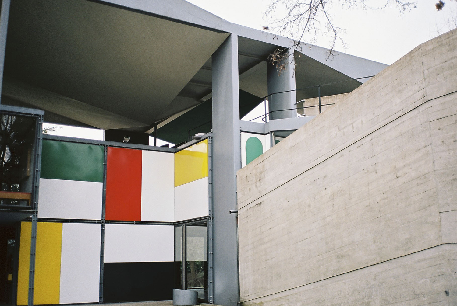 A visit to the Le Corbusier House, Zürich - purple DIARY