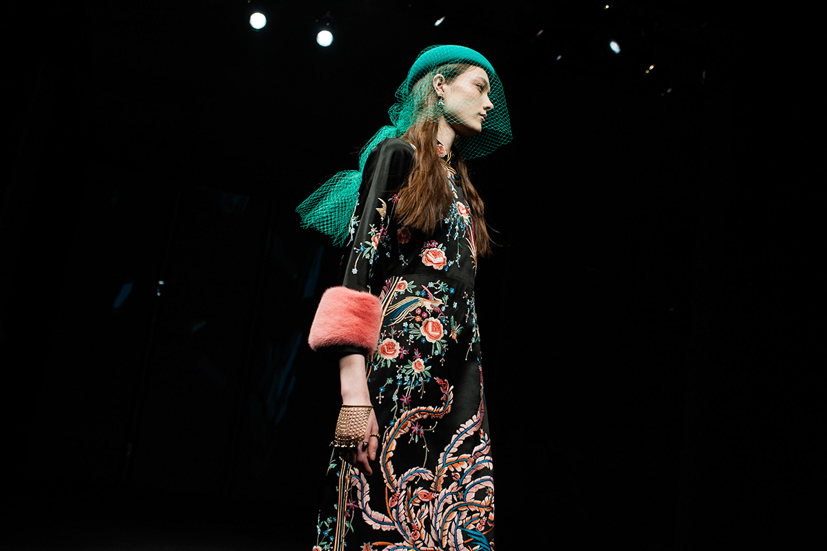 Gucci S/S 2017 Live Stream - purple TELEVISION