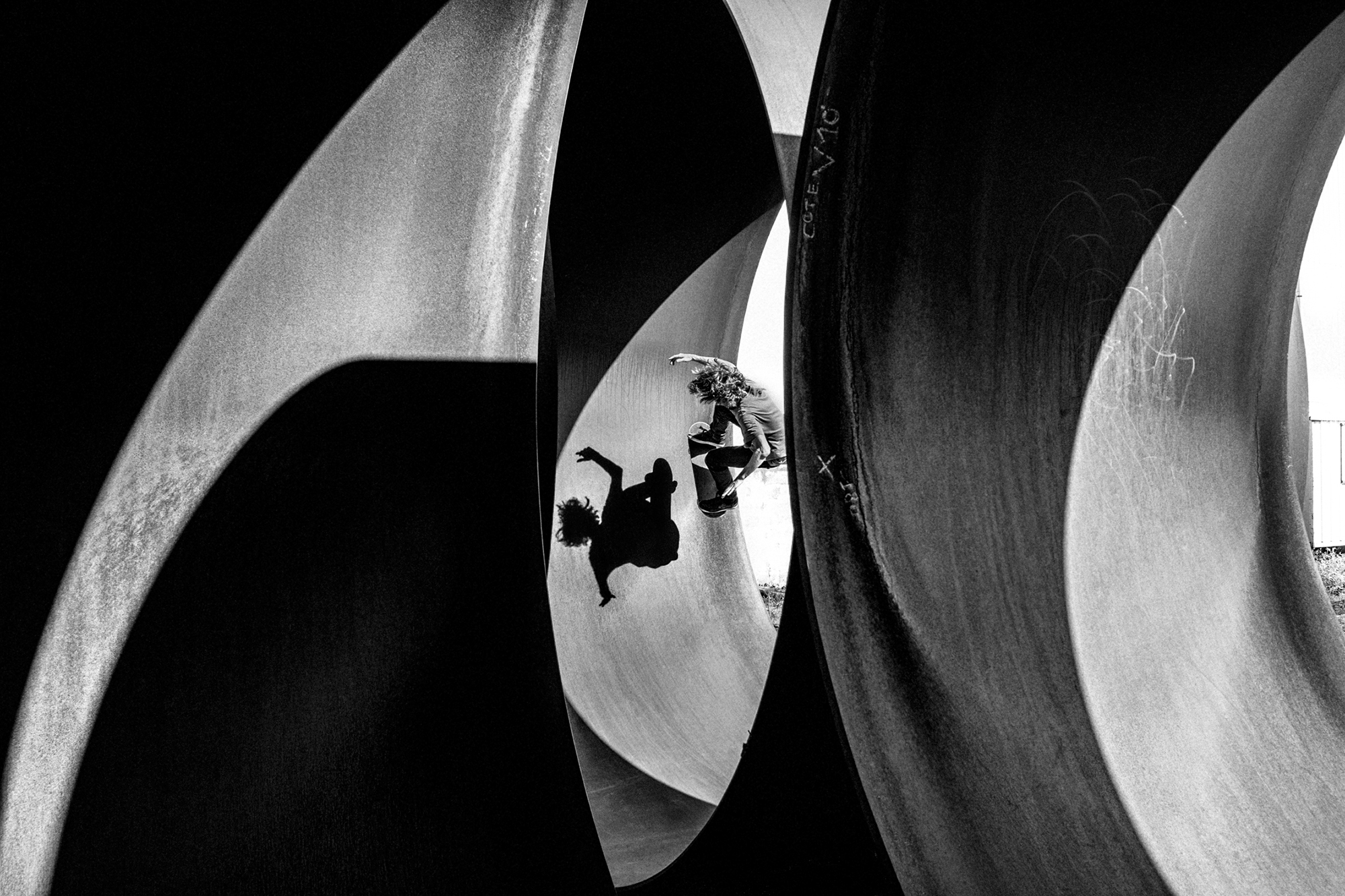 A look inside Fred Mortagne's New Book "Attraper Au Vol" - purple ART