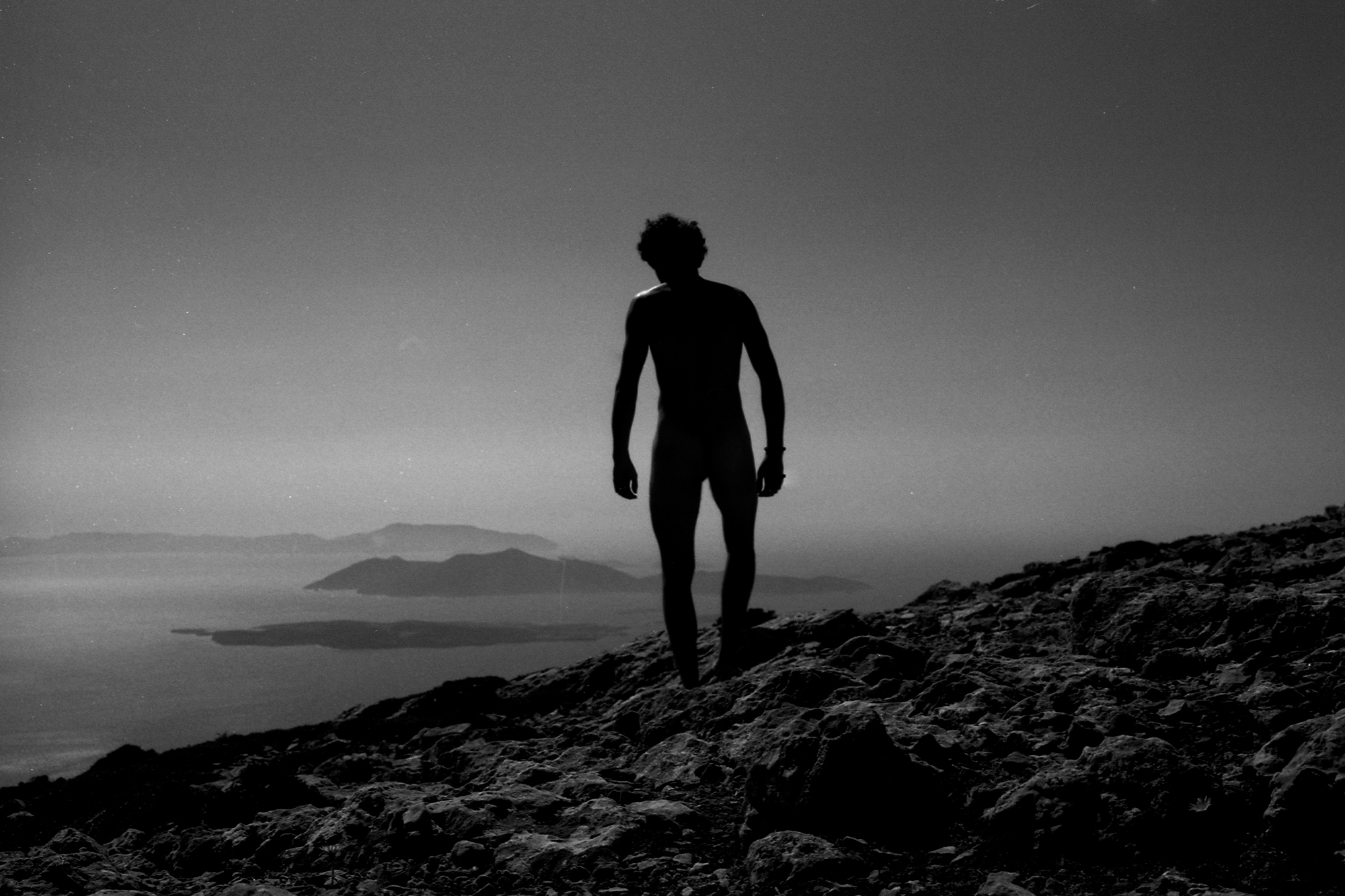 A climb to the mount Zeus (ZAS), the highest peak in the Cyclades in ...