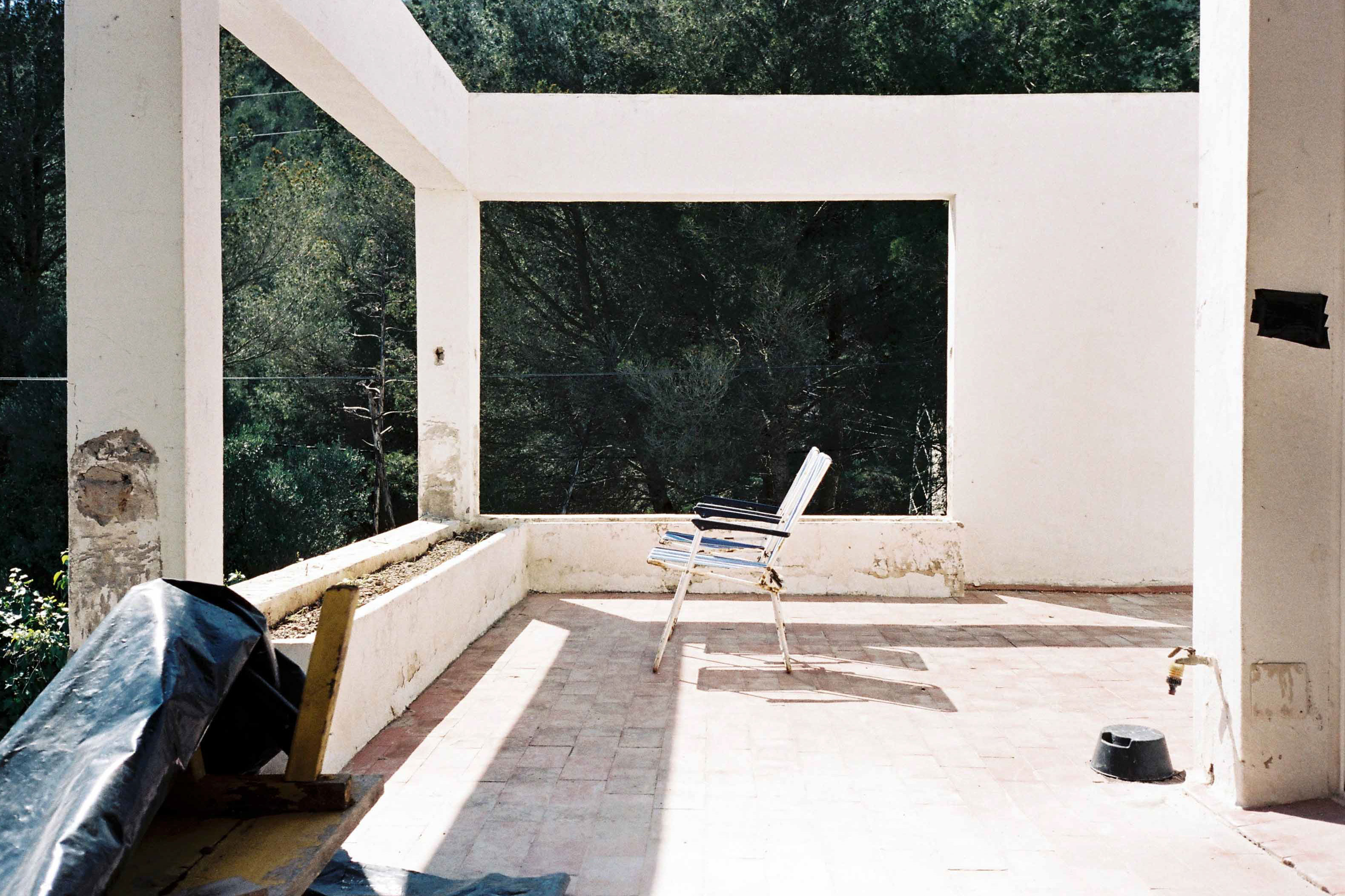 A stay at "Casa Schillinger" built in 1971 by architect Erwin Broner ...